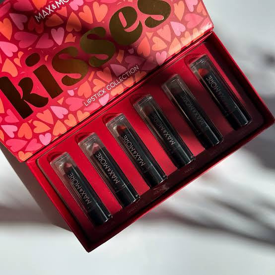 Max & More Kisses lipstick collection – moons